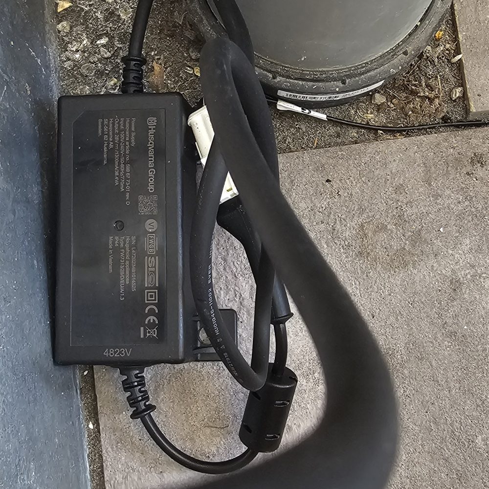 Husqvarna Automower Netzgerät / Trafo Power Supply EU 28 V - 1,3A ...